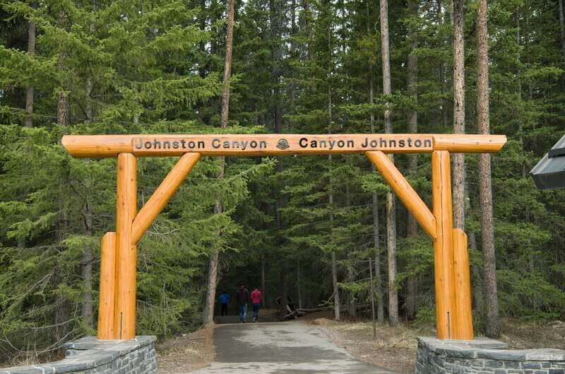 Banff: Guided Day Trip with Hotel Pickup and Drop-off - What to Expect on the Banff Guided Day Trip