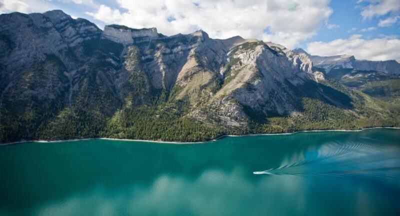 Banff: Lake Louise, Emerald Lake, and Moraine Lake Tour - Final Thoughts: Who Should Take This Tour?