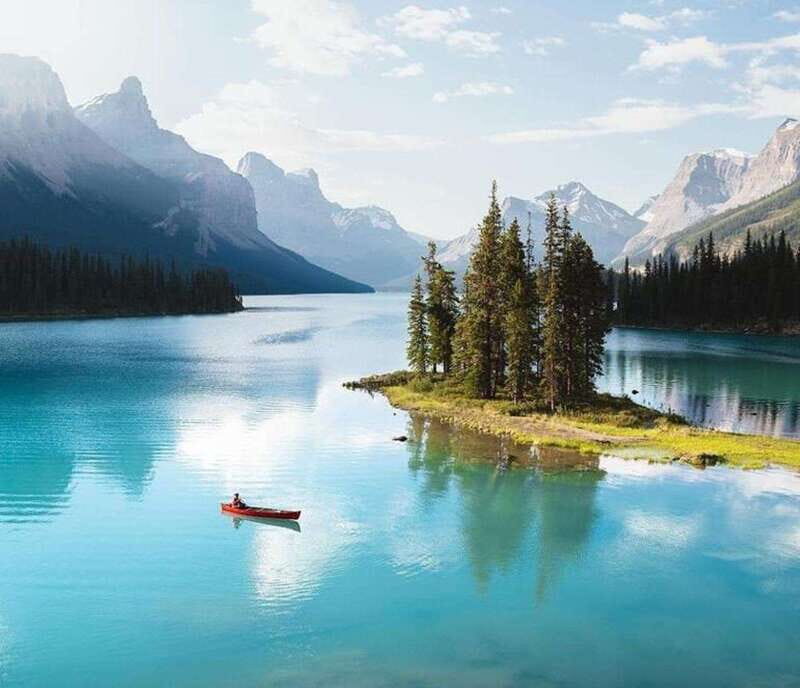 Banff: Lake Louise, Moraine, Emerald & Johnston Canyon Tour - Exploring Banff’s Top Sights in a Day