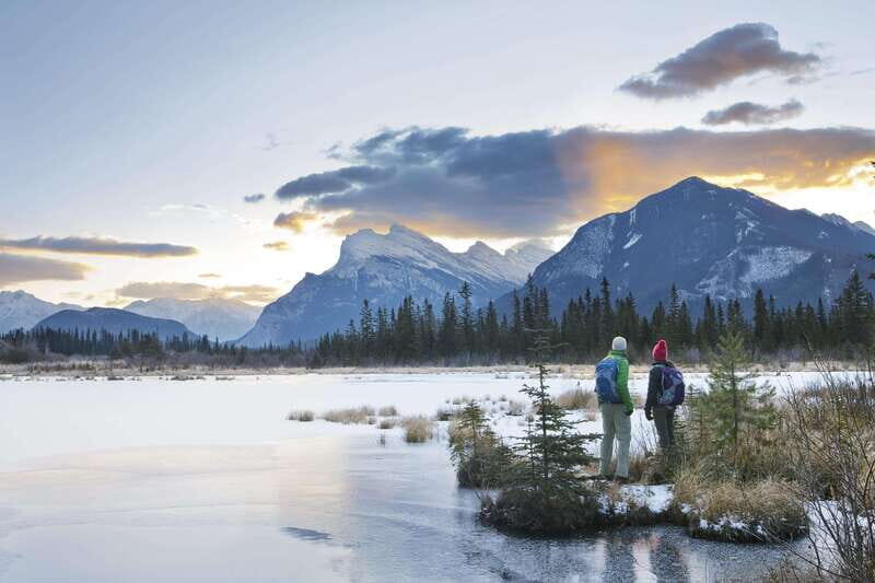 Banff National Park: Lake Louise & Upper Hot Springs Tour - Exploring Banff with Expert Guidance