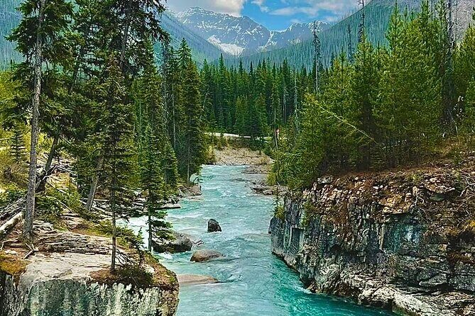 Banff National Park Tour with a Small Group - Key Points