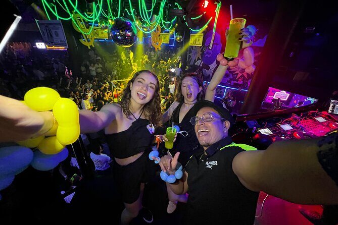 Bar Crawl Madness Tour in Cancun - The Complete Experience in Detail