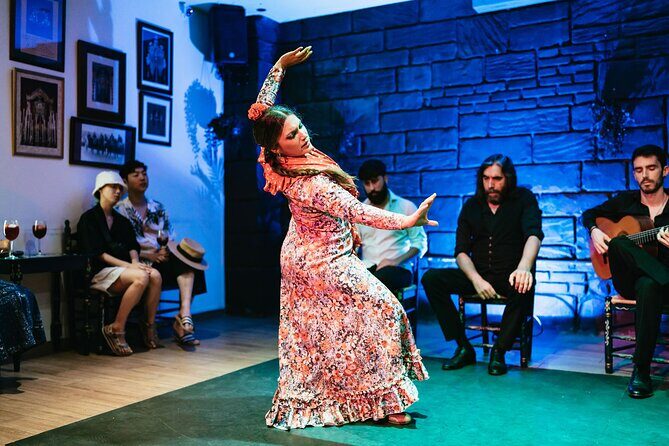 Baraka Triana. Flamenco show with drink - The Cost and Its Value