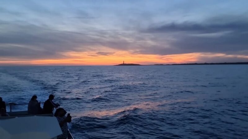 Barbate: Sunset Cruise with Glass of Cava - FAQ