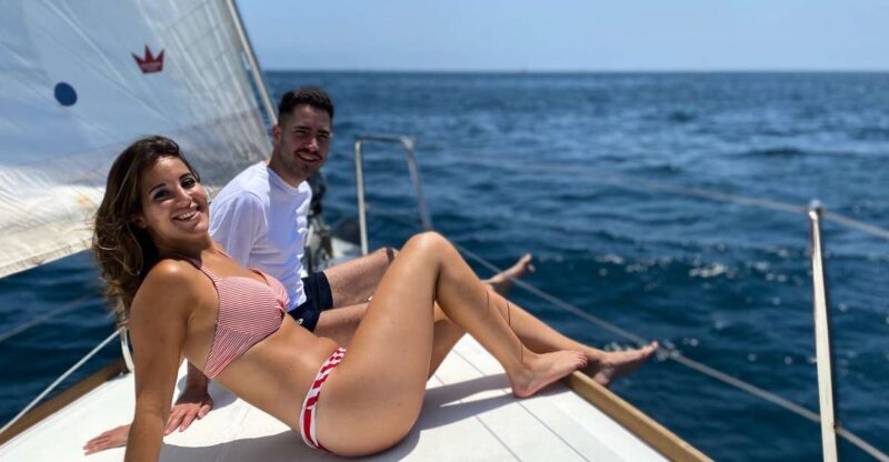 Barcelona 1 hour Scenic Sailboat Tour with Snacks and Drinks - Who Is This Tour Best For?