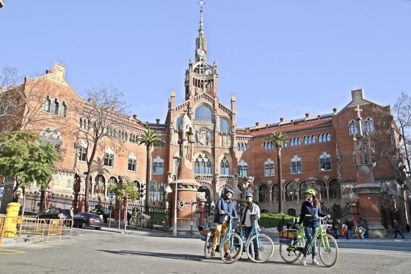 Barcelona: 2.5-Hour Bike or E-Bike Historical Tour - In-Depth Look at the Tour Experience