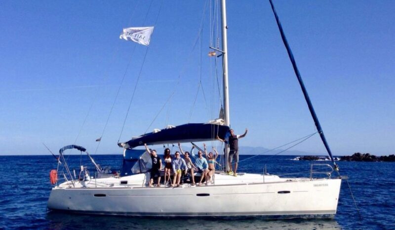 Barcelona: 2-Hour Private Boat Cruise - Key Points