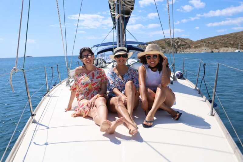 Barcelona 2h private sailing tour for 11 with local Skipper - FAQ  