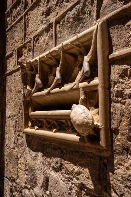 Barcelona: 360 Old Town Tour with Artists - An In-Depth Look at the Tour Experience