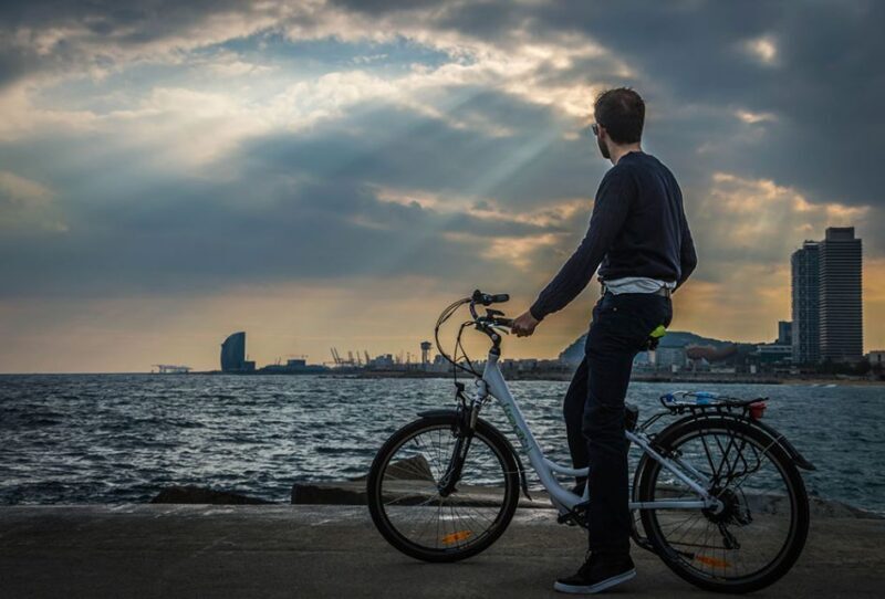Barcelona: 4-Hour E-Bike Photography Tour - Key Points