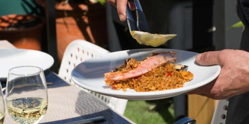 Barcelona Authentic Paella and Sangria Cooking Class - Key Points