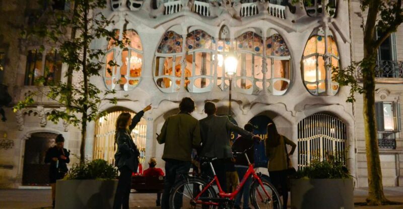 Barcelona Bike Tour by Night with Cava - The Itinerary: An In-Depth Look at the Nighttime Adventure