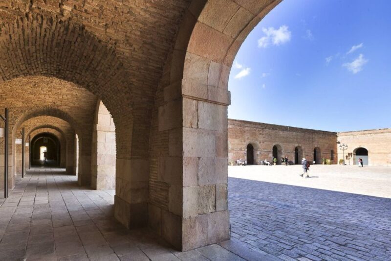 Barcelona Cable Car Sky Views, Magic Fountain & Castle Visit - FAQ