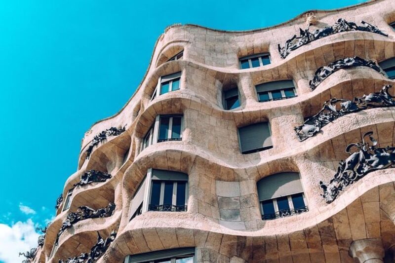 Barcelona: Casa Batlló, La Pedrera, & Chocolate Tasting Tour - Key Points