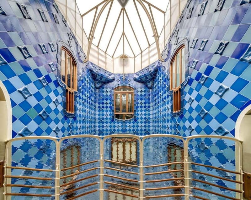 Barcelona: Casa Batlló Tour and Optional White Rabbit Museum - Key Points