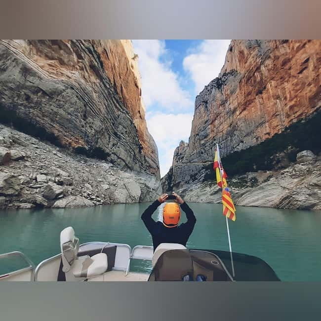 Barcelona: Catamaran trip to the Congost de Mont-rebei - An Authentic and Relaxing Way to Experience Congost de Mont-rebei