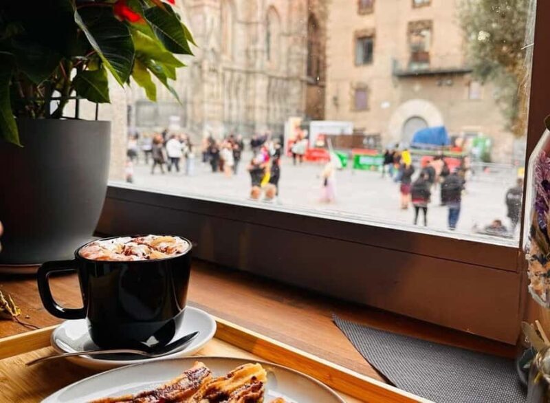 Barcelona Cathedral Early Access Tour with Breakfast - Key Points