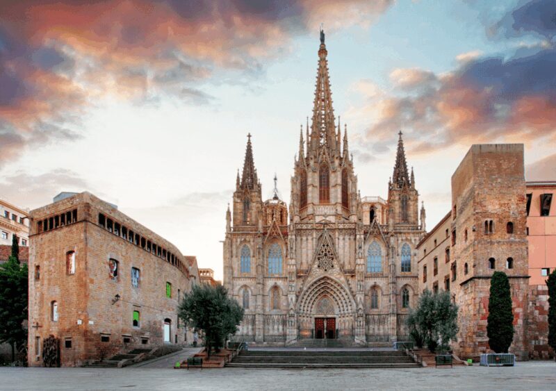 Barcelona Cathedral: Ticket, Guided Tour and VR Experience - A Closer Look at the Experience