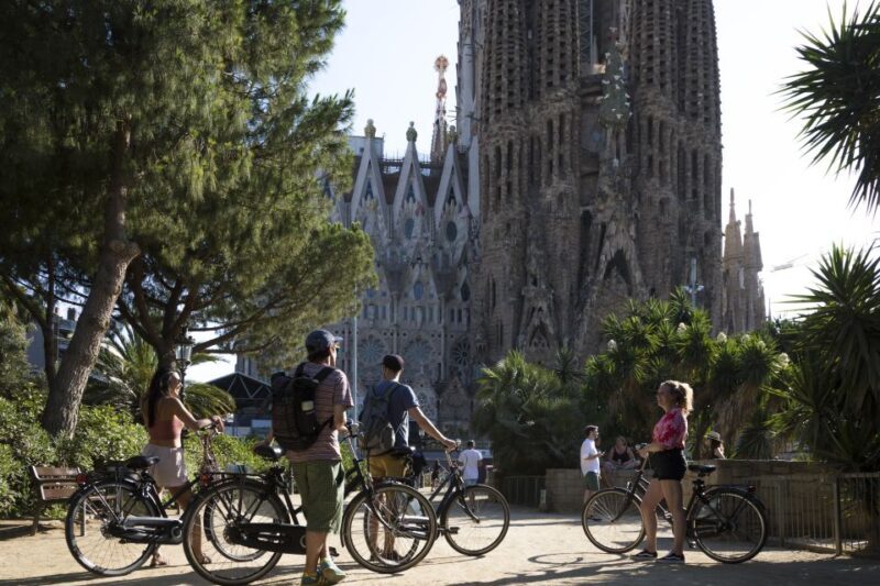 Barcelona: City Highlights Bike Tour - Practicalities & Tips