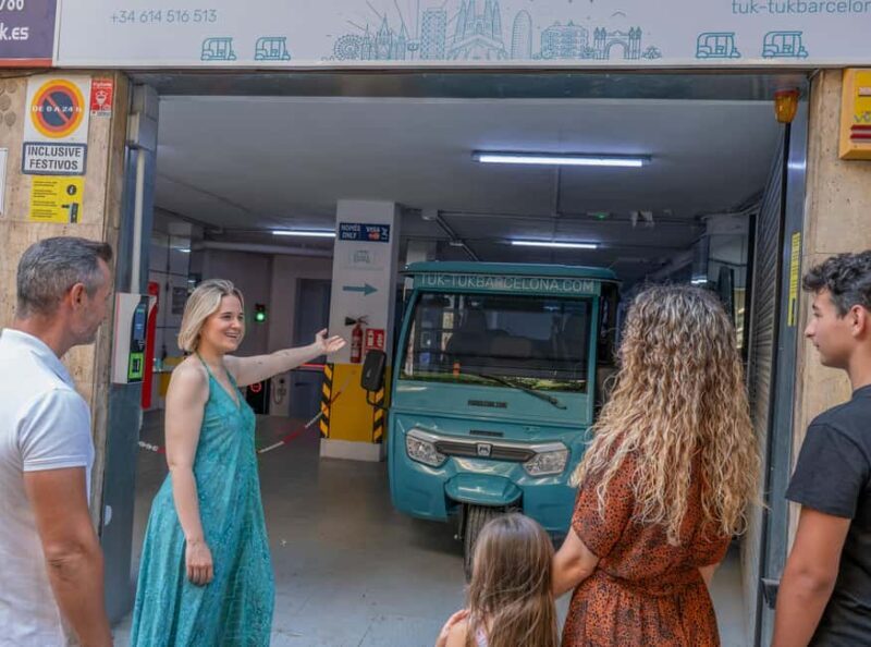 Barcelona: City Highlights Private Tuk-Tuk Tour - Key Points