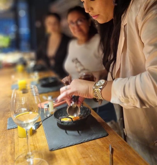 Barcelona: Cocktail Class Workshop - Make Shake Cook & Paint - Tips, Tricks, and Magic  