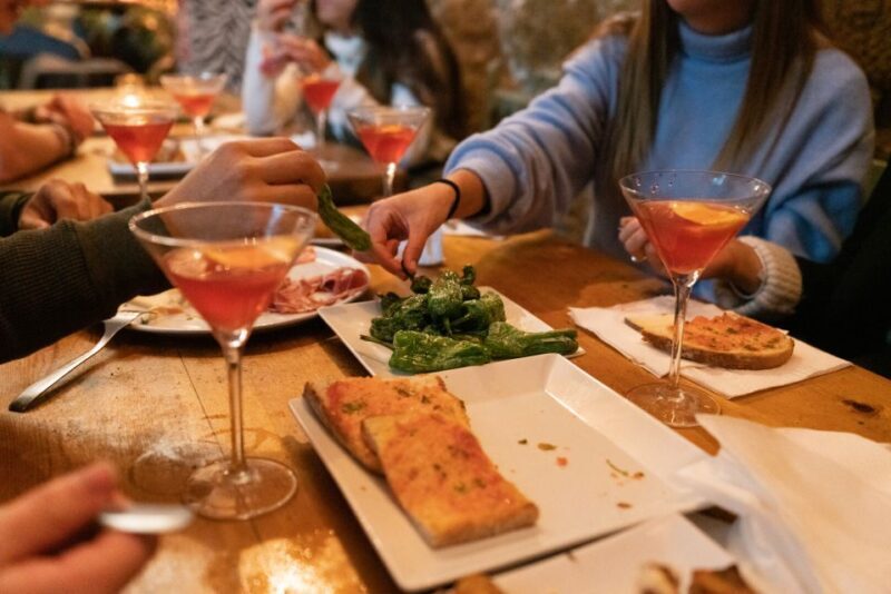 Barcelona: Cocktail Master Class by Mixologist with Tapas - FAQ