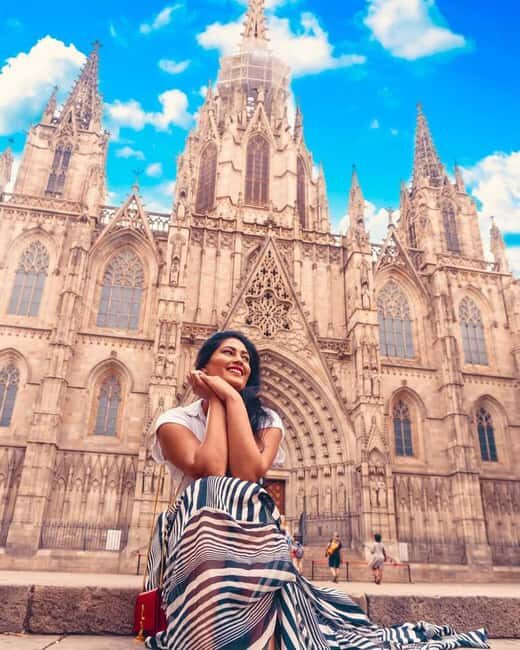Barcelona: Creative Photo Tour of the City's Artistic Corners - A Deep Dive into the Creative Photo Tour