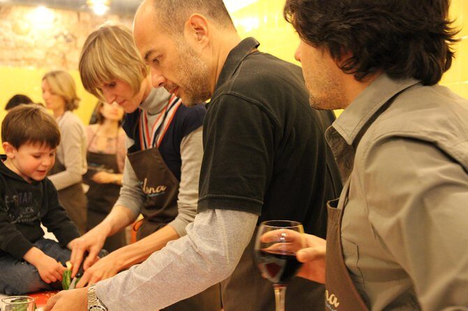 Barcelona Culinary Experience: Paella & Tapas Cooking Class - Why The Small Group Format Matters