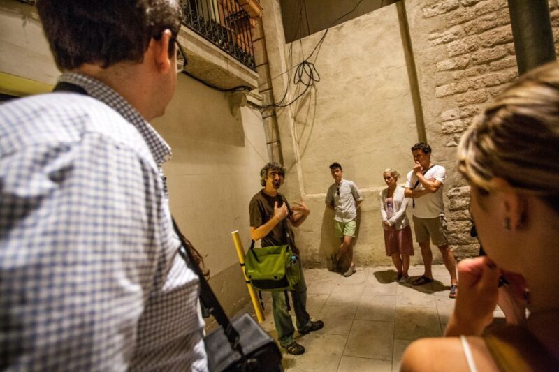 Barcelona: Dark History Night Walking Tour - The Itinerary: A Step-by-Step Breakdown