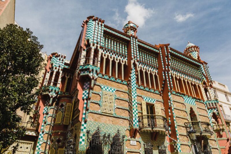 Barcelona: Discover Gaudí, Sagrada Familia, and Park Güell - The Value of a Guided Gaudí Experience