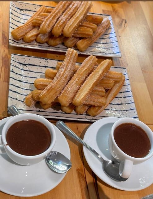 Barcelona: Experience the Best Churros with Hot Chocolate - Key Points