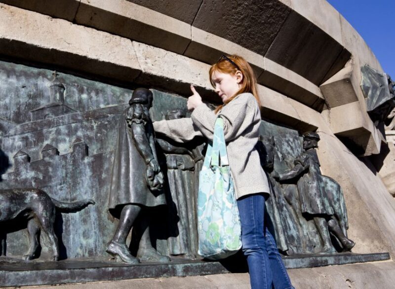 Barcelona: Family Tour in the Footsteps of Columbus - Visiting the Casa Xifré and Casa Gispert