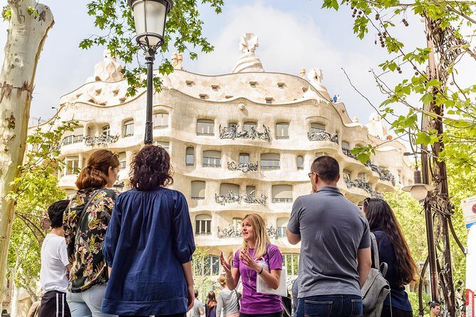 Barcelona Gaudi and Sagrada Familia Tour - FAQ