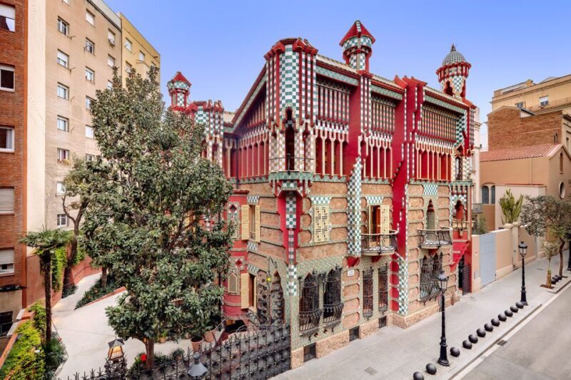 Barcelona: Gaudí Houses & Sagrada Familia Tour - Practical Tips & Considerations