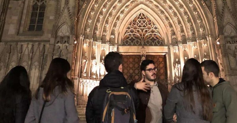 Barcelona: Gothic Quarter By Night Guided Walking Tour - Key Points