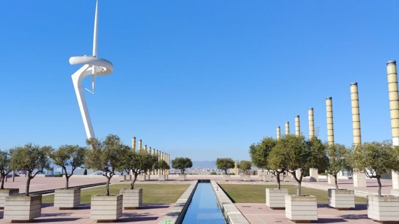 Barcelona: Gothic Quarter & La Sagrada Familia Private Tour - Practical Details and Tips