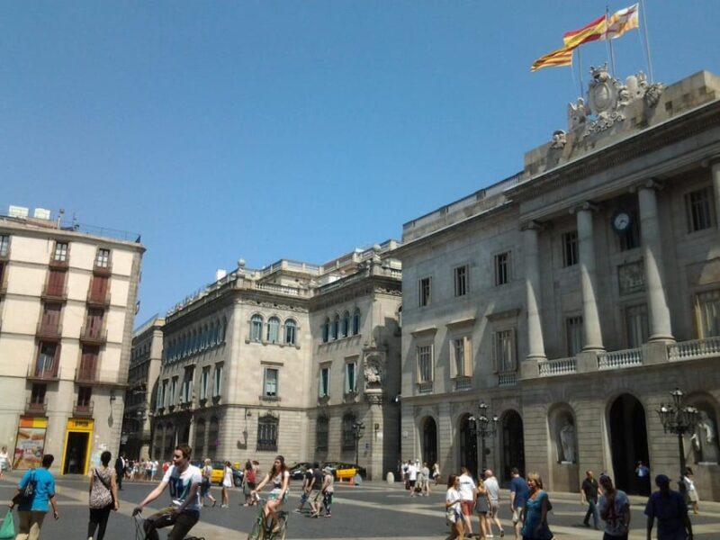 Barcelona: Gothic Quarter Legends Walking Tour with Tapas - Key Points