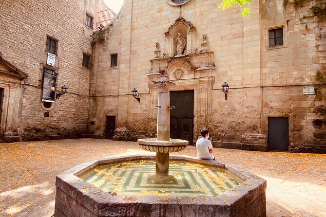 Barcelona Gothic Quarter Tour and Flamenco Show - Practical Details and Tips