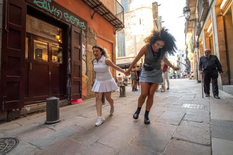 Barcelona: Gothic Quarter Walking Tour with 10+ Attractions - A Deep Dive into the Gothic Quarter Walking Tour