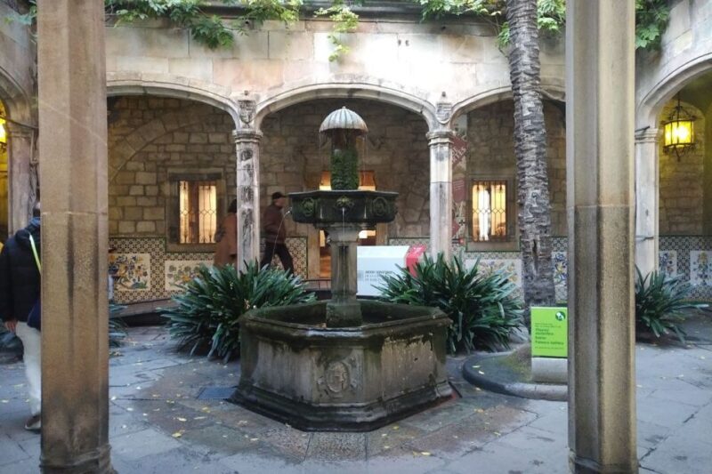 Barcelona: Gothic Quarter Walking Tour with Optional Tapas - The Big Picture: Who Will Love This Tour?
