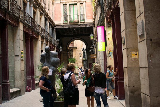Barcelona Gothic Quarter's Deepest Secrets & Sangria - Key Points