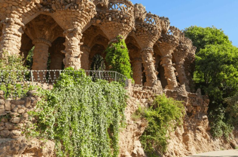 Barcelona: Guell Park Small-Group Tour & Dragon Stairway - Key Points