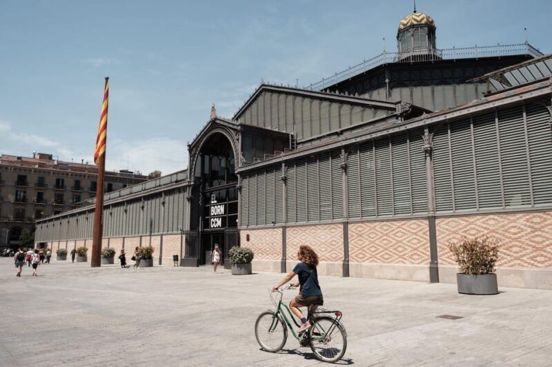 Barcelona: Guided Bike or E-Bike City Tour - Key Points