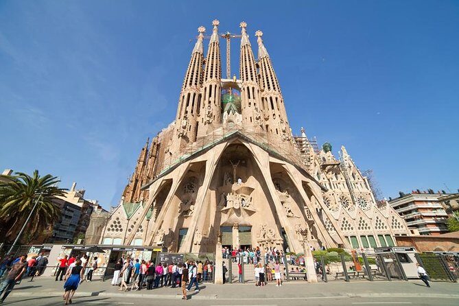 Barcelona Highlights Tour and Montserrat Monastery with Hotel Pick-up - Why This Tour Works for You