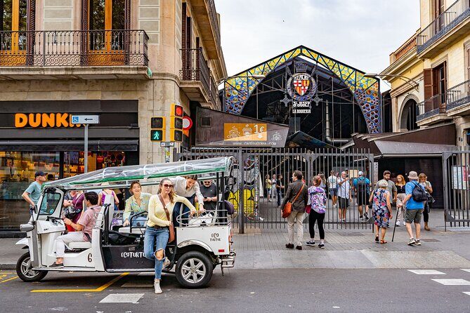Barcelona Historical Tour with Local Guide in Eco Tuk Tuk Private - Key Points  