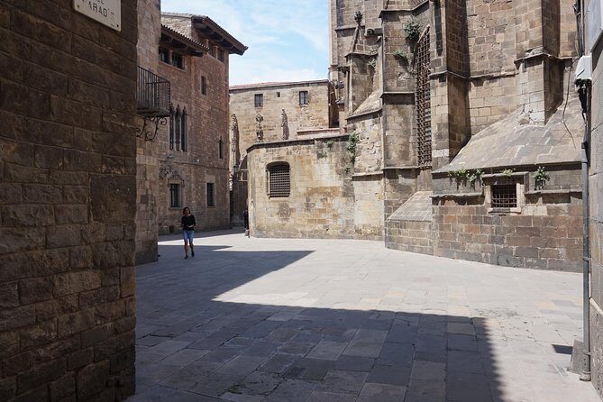 Barcelona in One Day: Gaudí, Gothic Quarter &Tapas (Private Tour) - Ending with the Sagrada Família