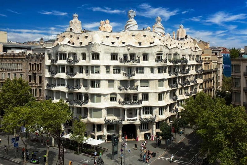 Barcelona: La Pedrera Private Tour with Casa Batlló Ticket - Casa Batlló: A Fantastical Icon