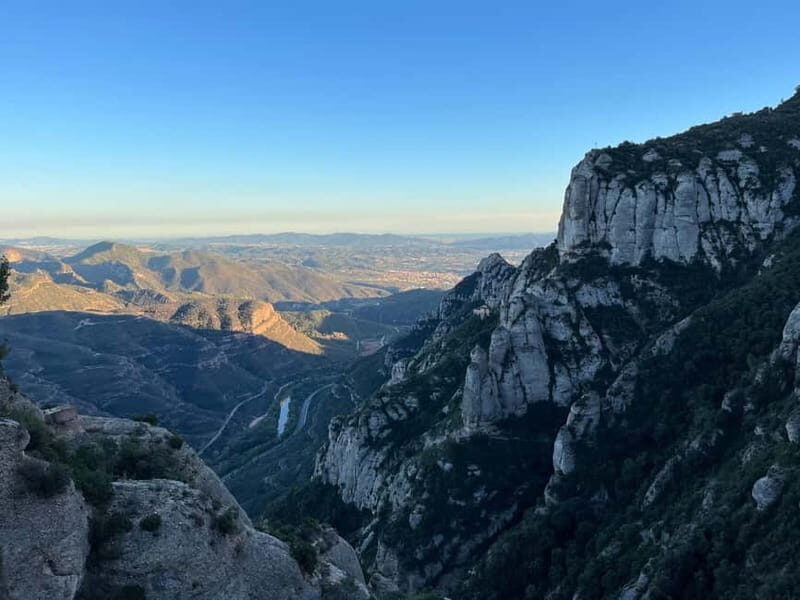 Barcelona: Montserrat afternoon tour, easy hike & boys choir - Key Points