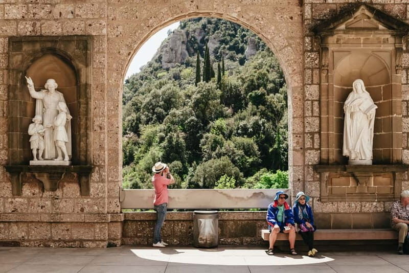 Barcelona: Montserrat, Cogwheel, Black Madonna & Winery Tour - Exploring the Montserrat & Winery Tour from Barcelona: An Authentic Day Out