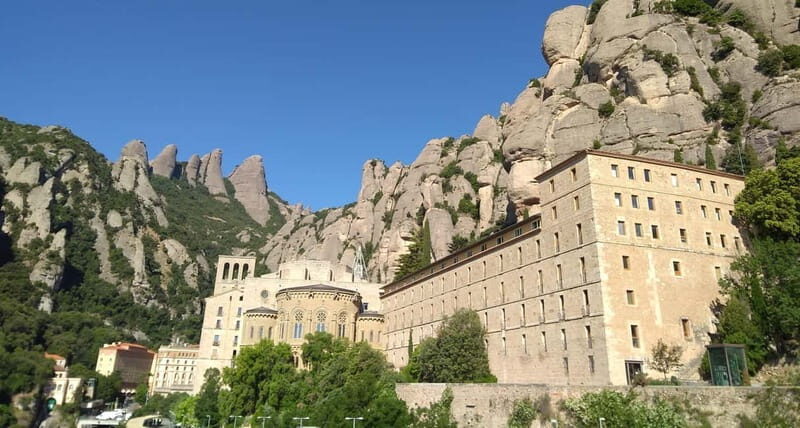 Barcelona: Montserrat Monastery and Natural Park Guided Tour - What Makes This Tour Stand Out?
